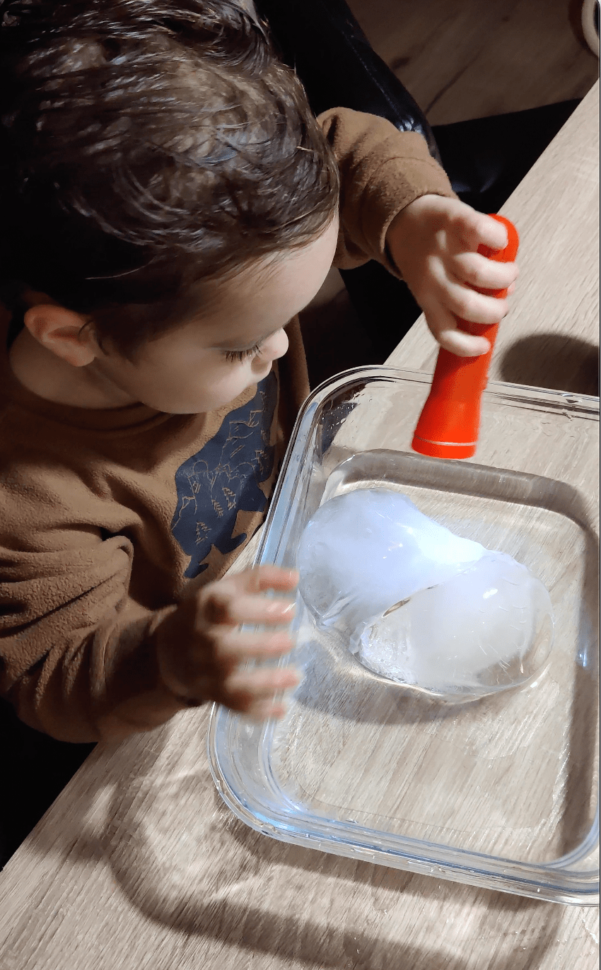 Activité enfant 2 ans à la maison : 25 + idées d'activités