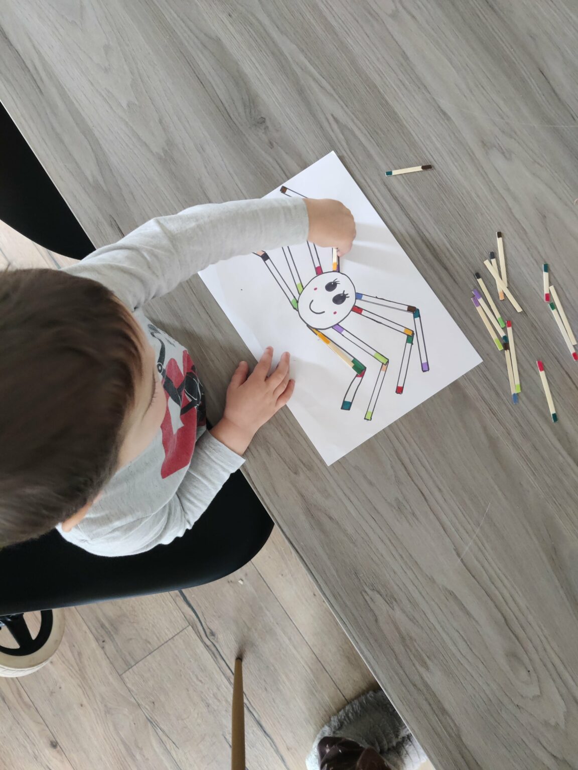 Activité enfant 2 ans à la maison : 25 + idées d'activités